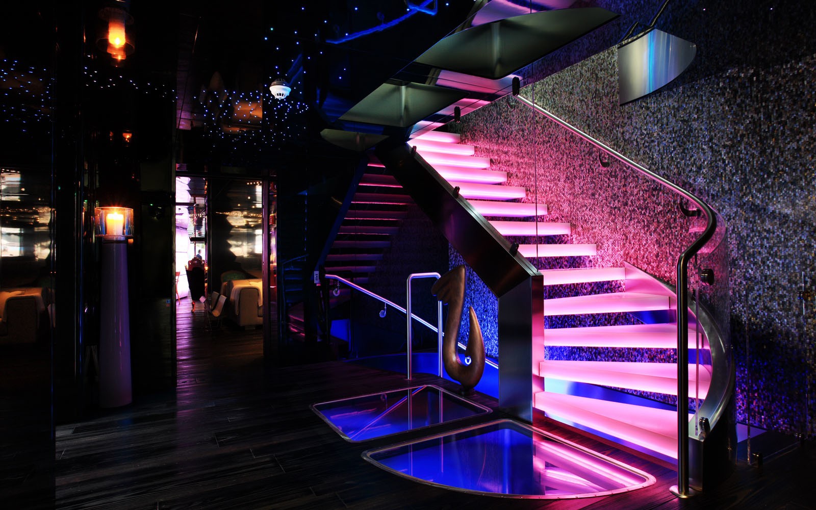 Yacht SEA FORCE ONE, Admiral | CHARTERWORLD Luxury Superyacht Charters